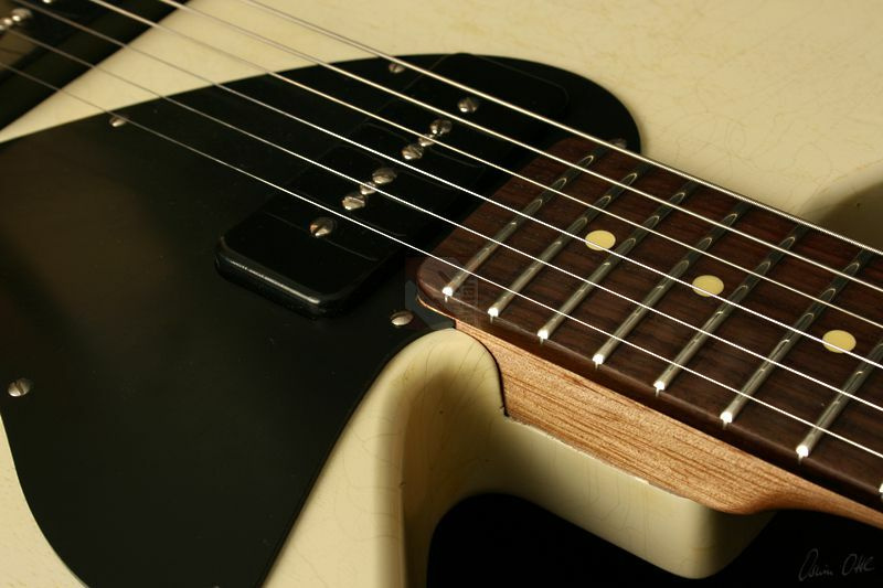 Ramp Hornet Junior J-Style P90 Aged Vintage White (2016) | Ten Guitars